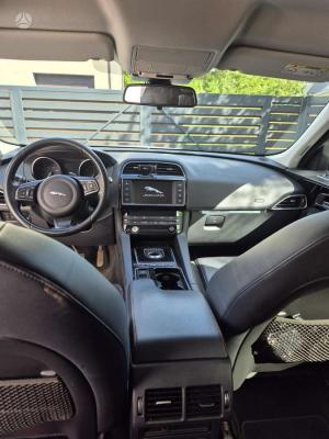 Balts Jaguar F-Pace 2017 Viļņa, ar dzinēja tilpumu 2.00 L un nobraukumu 200 tūkst. km par 14200 €, foto 14 vietnē AUTOMOTO.COM.LV