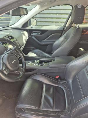 Balts Jaguar F-Pace 2017 Viļņa, ar dzinēja tilpumu 2.00 L un nobraukumu 200 tūkst. km par 14200 €, foto 15 vietnē AUTOMOTO.COM.LV