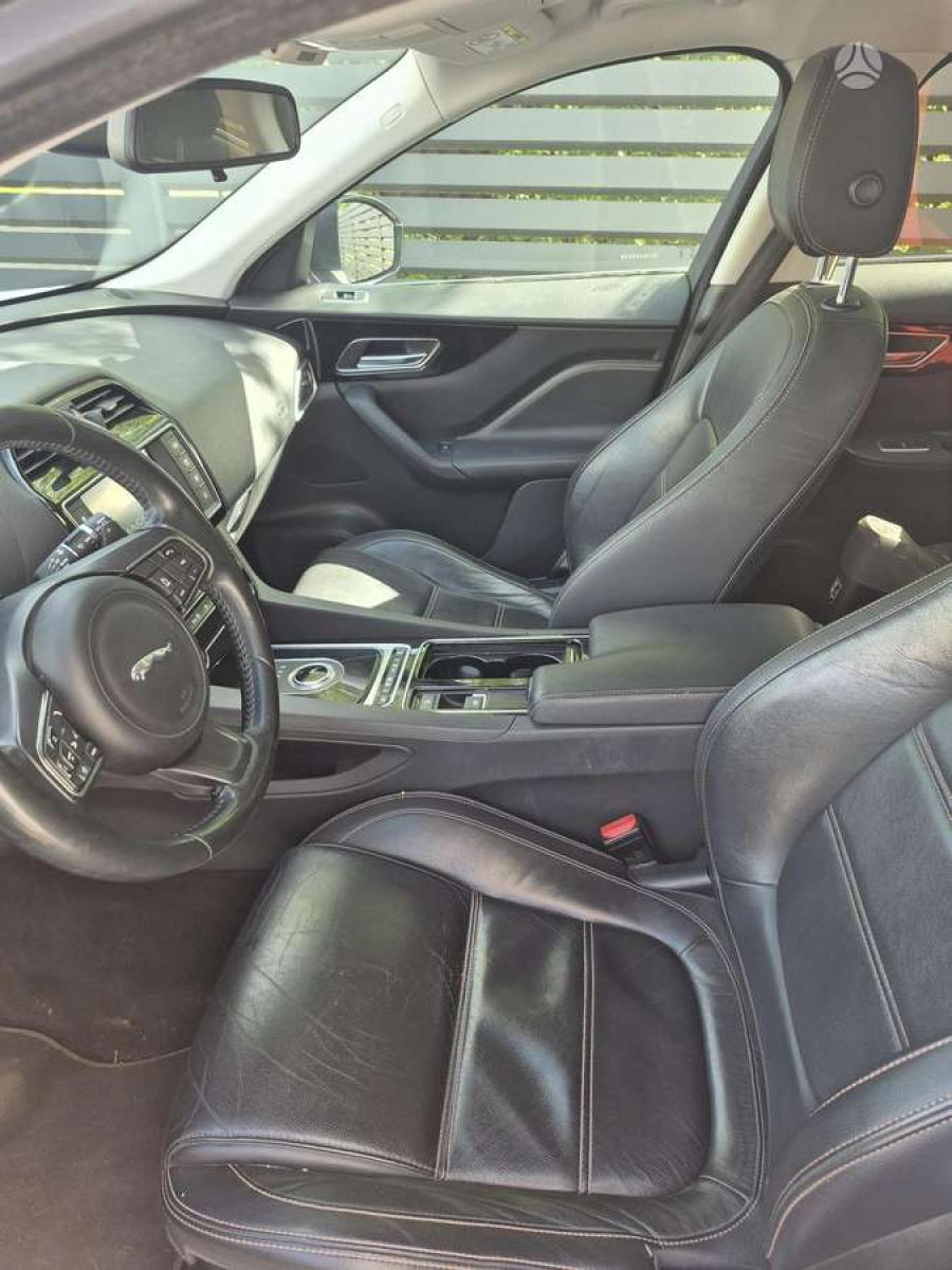 Balts Jaguar F-Pace 2017 Viļņa, ar dzinēja tilpumu 2.00 L un nobraukumu 200 tūkst. km par 14200 €, foto 15 vietnē AUTOMOTO.COM.LV
