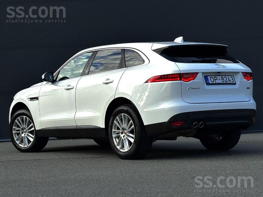 White Jaguar F-Pace 2017 in Riga, with an engine capacity of 2.00 L and mileage of 227 thousand km for 12800 €, photo 6 on AUTOMOTO.COM.LV