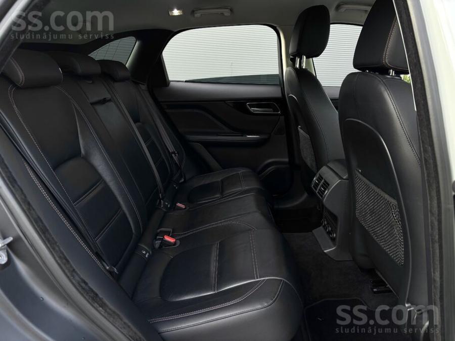 White Jaguar F-Pace 2017 in Riga, with an engine capacity of 2.00 L and mileage of 227 thousand km for 12800 €, photo 10 on AUTOMOTO.COM.LV