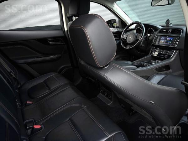 Ягуар Ф-Пейс 2017 в Рига на AUTOMOTO.COM.LV Белый Ягуар Ф-Пейс 2017 в Рига, объемом двигателя 2.00 л и пробегом 227 тыс. км за 12800 €, фото 8 на AUTOMOTO.COM.LV