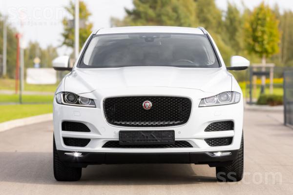 White Jaguar F-Pace 2017 in Jelgava, with an engine capacity of 2.00 L and mileage of 0 thousand km for 12500 €, photo 3 on AUTOMOTO.COM.LV