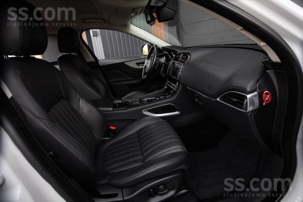 White Jaguar F-Pace 2017 in Jelgava, with an engine capacity of 2.00 L and mileage of 0 thousand km for 12500 €, photo 8 on AUTOMOTO.COM.LV