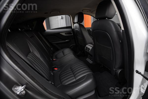 White Jaguar F-Pace 2017 in Jelgava, with an engine capacity of 2.00 L and mileage of 0 thousand km for 12500 €, photo 9 on AUTOMOTO.COM.LV