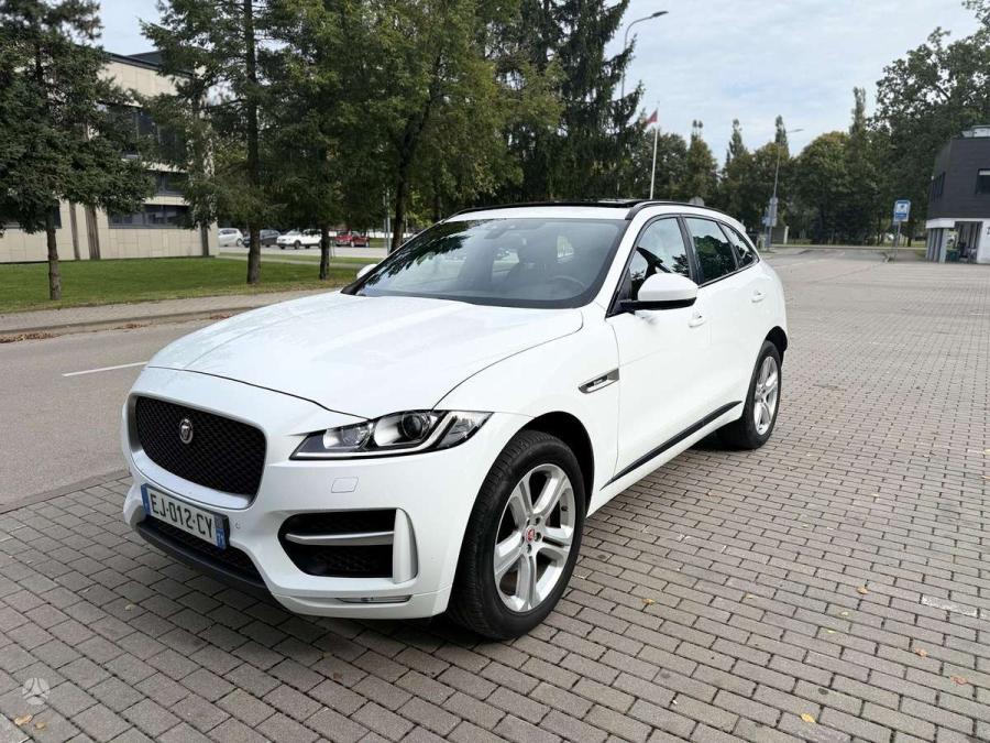 White Jaguar F-Pace 2017 in Taurage, with an engine capacity of 2.00 L and mileage of 170 thousand km for 12700 €, photo 1 on AUTOMOTO.COM.LV