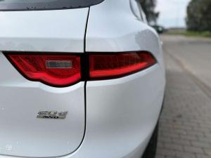 White Jaguar F-Pace 2017 in Taurage, with an engine capacity of 2.00 L and mileage of 170 thousand km for 12700 €, photo 8 on AUTOMOTO.COM.LV