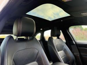 White Jaguar F-Pace 2017 in Taurage, with an engine capacity of 2.00 L and mileage of 170 thousand km for 12700 €, photo 19 on AUTOMOTO.COM.LV