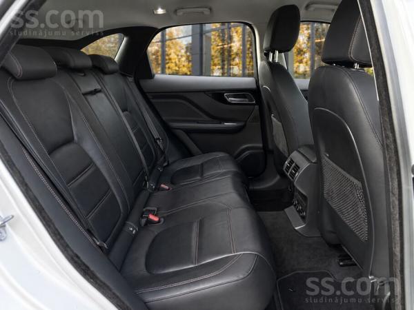 White Jaguar F-Pace 2017 in Riga, with an engine capacity of 2.00 L and mileage of 227 thousand km for 12700 €, photo 10 on AUTOMOTO.COM.LV