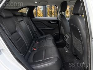 Белый Ягуар Ф-Пейс 2017 в Рига, объемом двигателя 2.00 л и пробегом 227 тыс. км за 12700 €, фото 10 на AUTOMOTO.COM.LV