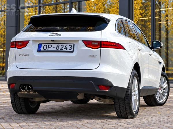 Jaguar F-Pace 2017 Rīga vietnē Balts Jaguar F-Pace 2017 Rīga, ar dzinēja tilpumu 2.00 L un nobraukumu 227 tūkst. km par 12700 €, foto 3 vietnē AUTOMOTO.COM.LV