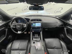 White Jaguar F-Pace 2018 in Avizieniai, with an engine capacity of 2.00 L and mileage of 98 thousand km for 20900 €, photo 3 on AUTOMOTO.COM.LV