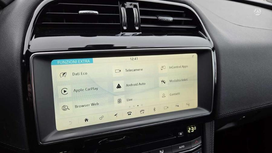 Белый Ягуар Ф-Пейс 2018 в Паневежис, объемом двигателя 2.00 л и пробегом 145 тыс. км за 14200 €, фото 39 на AUTOMOTO.COM.LV