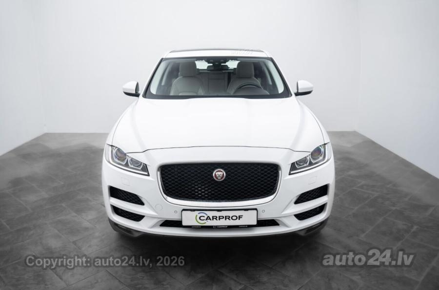 White Jaguar F-Pace 2018 in Tallinn, with an engine capacity of 2.00 L and mileage of 136 thousand km for 16999 €, photo 2 on AUTOMOTO.COM.LV