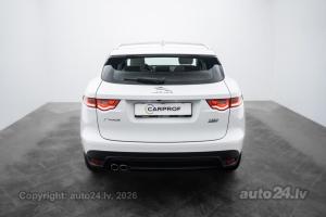 White Jaguar F-Pace 2018 in Tallinn, with an engine capacity of 2.00 L and mileage of 136 thousand km for 16999 €, photo 5 on AUTOMOTO.COM.LV