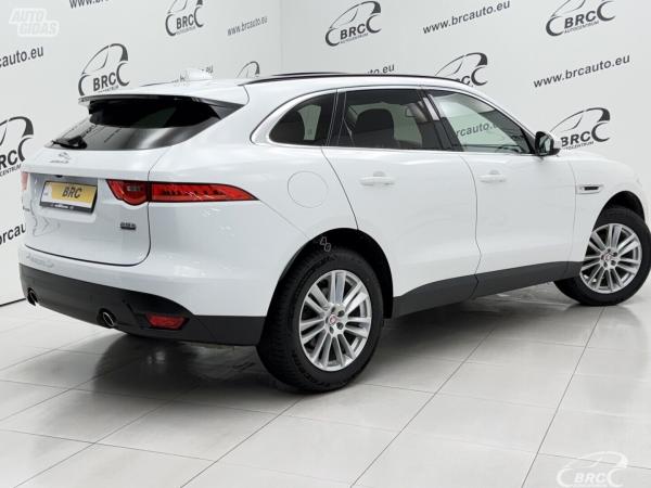 White Jaguar F-Pace 2018 in Avizieniai, with an engine capacity of 2.00 L and mileage of 71 thousand km for 19950 €, photo 2 on AUTOMOTO.COM.LV
