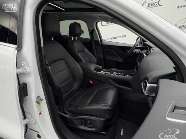 White Jaguar F-Pace 2018 in Avizieniai, with an engine capacity of 2.00 L and mileage of 71 thousand km for 19950 €, photo 7 on AUTOMOTO.COM.LV