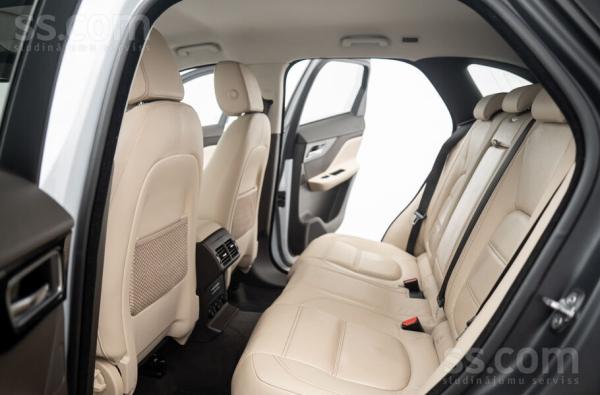 Белый Ягуар Ф-Пейс 2018 в Таллин, объемом двигателя 2.00 л и пробегом 92 тыс. км за 15999 €, фото 8 на AUTOMOTO.COM.LV