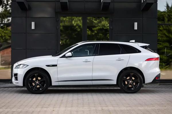 Balts Jaguar F-Pace 2018 Jelgava, ar dzinēja tilpumu 2.00 L un nobraukumu 202 tūkst. km par 15200 €, foto 5 vietnē AUTOMOTO.COM.LV