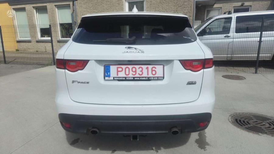 Balts Jaguar F-Pace 2018 Klaipėda, ar dzinēja tilpumu 2.00 L un nobraukumu 159 tūkst. km par 14500 €, foto 5 vietnē AUTOMOTO.COM.LV