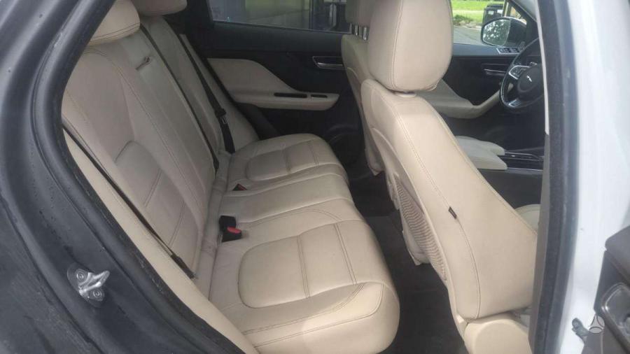 Balts Jaguar F-Pace 2018 Klaipėda, ar dzinēja tilpumu 2.00 L un nobraukumu 159 tūkst. km par 14500 €, foto 18 vietnē AUTOMOTO.COM.LV