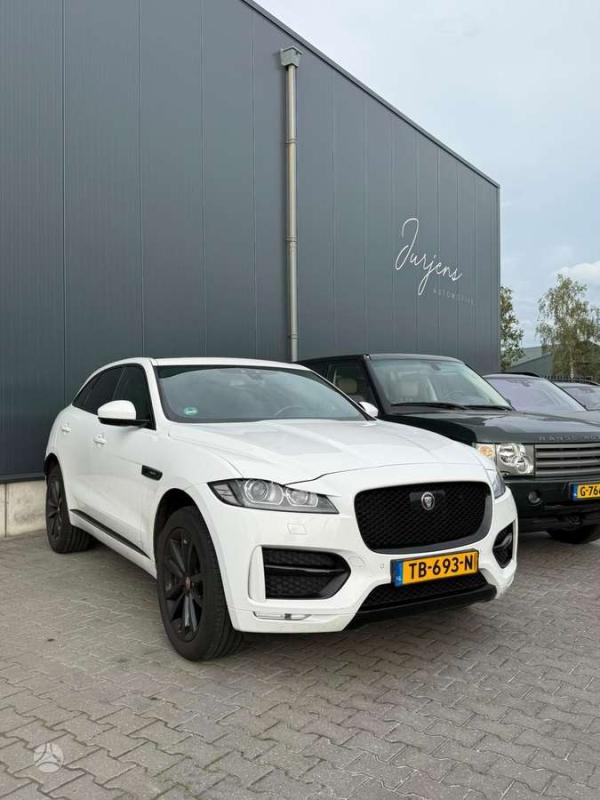 Balts Jaguar F-Pace 2018 Kauņa, ar dzinēja tilpumu 2.00 L un nobraukumu 273 tūkst. km par 9200 €, foto 1 vietnē AUTOMOTO.COM.LV