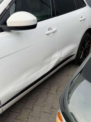Balts Jaguar F-Pace 2018 Kauņa, ar dzinēja tilpumu 2.00 L un nobraukumu 273 tūkst. km par 9200 €, foto 7 vietnē AUTOMOTO.COM.LV