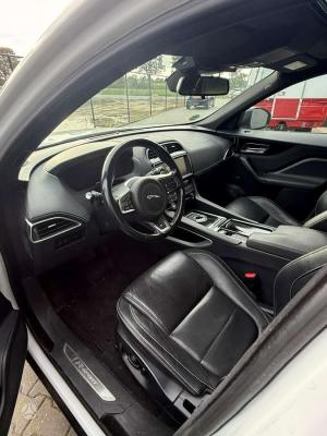 Balts Jaguar F-Pace 2018 Kauņa, ar dzinēja tilpumu 2.00 L un nobraukumu 273 tūkst. km par 9200 €, foto 9 vietnē AUTOMOTO.COM.LV