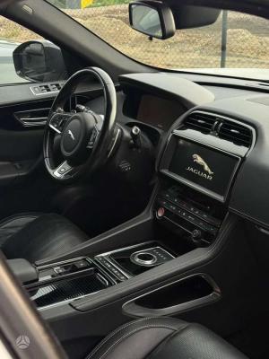 Balts Jaguar F-Pace 2018 Kauņa, ar dzinēja tilpumu 2.00 L un nobraukumu 273 tūkst. km par 9200 €, foto 10 vietnē AUTOMOTO.COM.LV