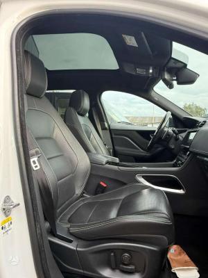 Balts Jaguar F-Pace 2018 Kauņa, ar dzinēja tilpumu 2.00 L un nobraukumu 273 tūkst. km par 9200 €, foto 12 vietnē AUTOMOTO.COM.LV