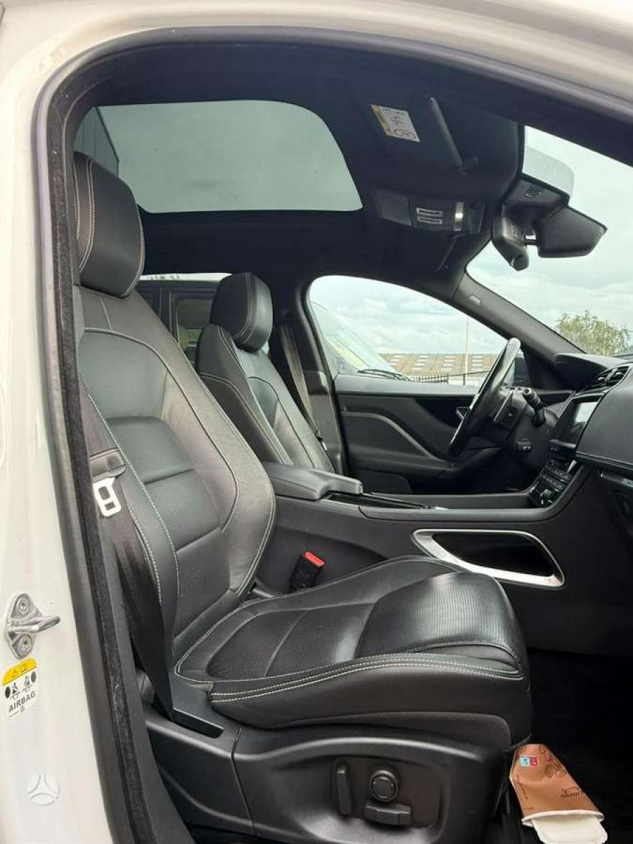 Balts Jaguar F-Pace 2018 Kauņa, ar dzinēja tilpumu 2.00 L un nobraukumu 273 tūkst. km par 9200 €, foto 12 vietnē AUTOMOTO.COM.LV