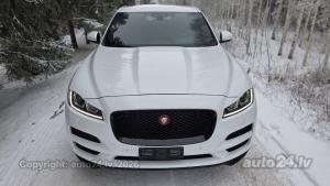 Balts Jaguar F-Pace 2019 Tallina, ar dzinēja tilpumu 2.00 L un nobraukumu 140 tūkst. km par 19950 €, foto  vietnē AUTOMOTO.COM.LV