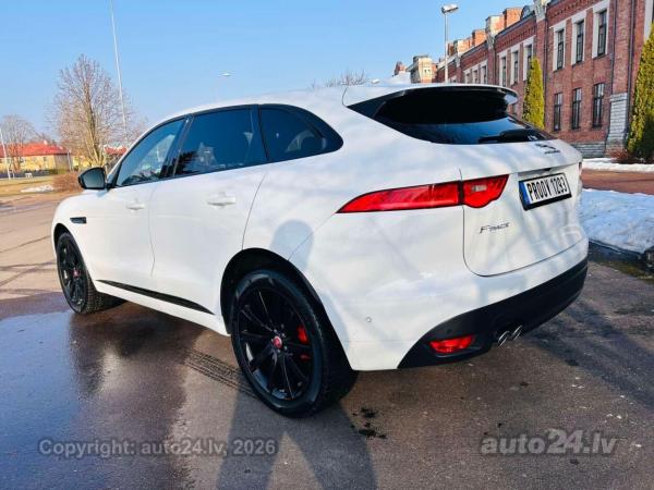 Balts Jaguar F-Pace 2019 Tallina, ar dzinēja tilpumu 2.00 L un nobraukumu 145 tūkst. km par 23900 €, foto 7 vietnē AUTOMOTO.COM.LV