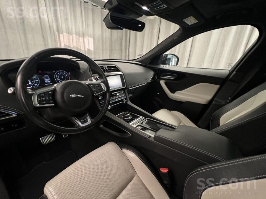 White Jaguar F-Pace 2019 in Riga, with an engine capacity of 2.00 L and mileage of 121 thousand km for 21490 €, photo 9 on AUTOMOTO.COM.LV