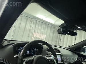 White Jaguar F-Pace 2019 in Riga, with an engine capacity of 2.00 L and mileage of 121 thousand km for 21490 €, photo 16 on AUTOMOTO.COM.LV