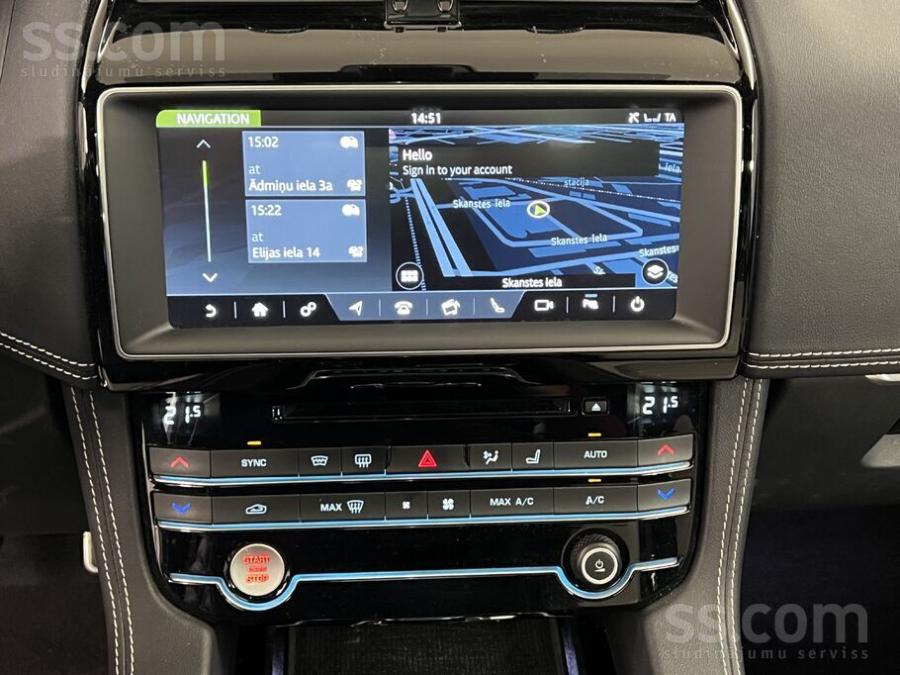 White Jaguar F-Pace 2019 in Riga, with an engine capacity of 2.00 L and mileage of 121 thousand km for 21490 €, photo 21 on AUTOMOTO.COM.LV