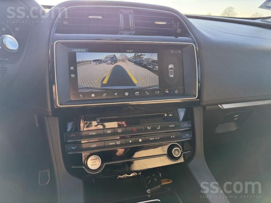 White Jaguar F-Pace 2019 in Talsi, with an engine capacity of 2.00 L and mileage of 112 thousand km for 17700 €, photo 19 on AUTOMOTO.COM.LV