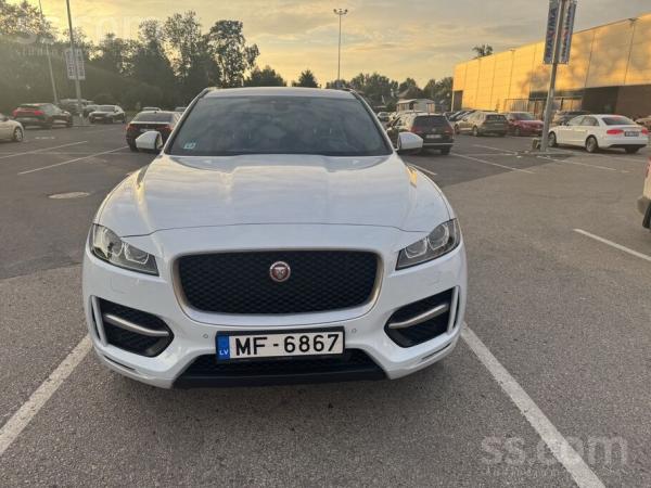 White Jaguar F-Pace 2019 in Riga, with an engine capacity of 2.00 L and mileage of 121 thousand km for 17400 €, photo 2 on AUTOMOTO.COM.LV