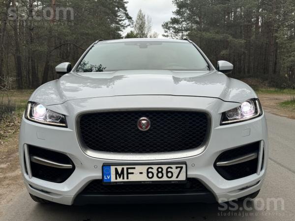 Белый Ягуар Ф-Пейс 2019 в Рига, объемом двигателя 2.00 л и пробегом 126 тыс. км за 16800 €, фото 2 на AUTOMOTO.COM.LV