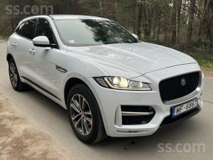 White Jaguar F-Pace 2019 in Riga, with an engine capacity of 2.00 L and mileage of 126 thousand km for 16800 €, photo 5 on AUTOMOTO.COM.LV
