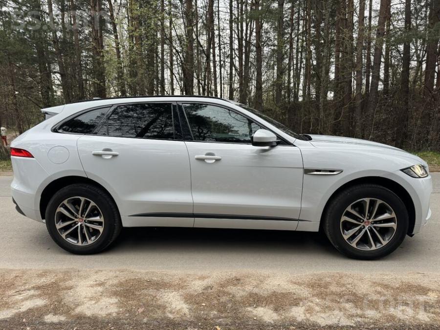 White Jaguar F-Pace 2019 in Riga, with an engine capacity of 2.00 L and mileage of 126 thousand km for 16800 €, photo 6 on AUTOMOTO.COM.LV