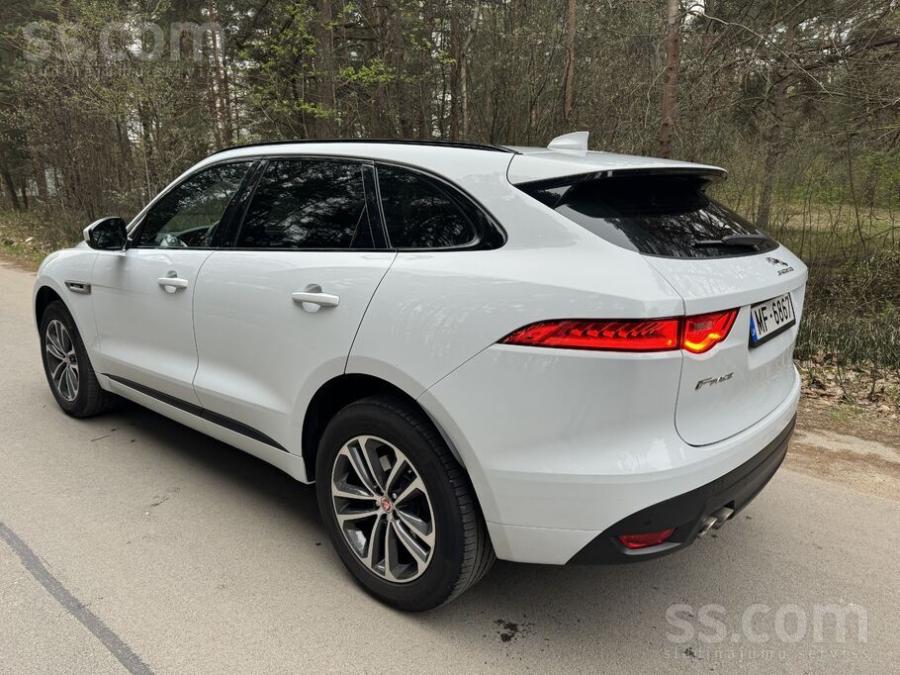 White Jaguar F-Pace 2019 in Riga, with an engine capacity of 2.00 L and mileage of 126 thousand km for 16800 €, photo 9 on AUTOMOTO.COM.LV