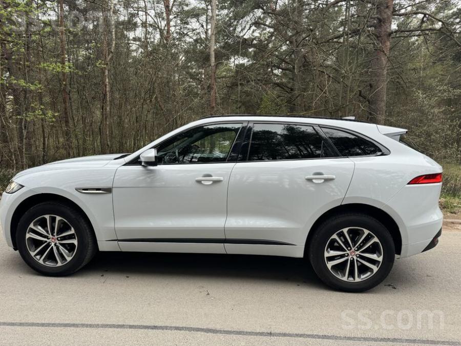 White Jaguar F-Pace 2019 in Riga, with an engine capacity of 2.00 L and mileage of 126 thousand km for 16800 €, photo 10 on AUTOMOTO.COM.LV
