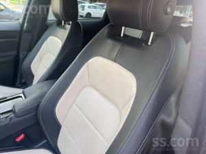 White Jaguar F-Pace 2019 in Riga, with an engine capacity of 2.00 L and mileage of 126 thousand km for 16800 €, photo 15 on AUTOMOTO.COM.LV