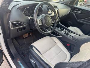 White Jaguar F-Pace 2019 in Riga, with an engine capacity of 2.00 L and mileage of 126 thousand km for 16800 €, photo 16 on AUTOMOTO.COM.LV