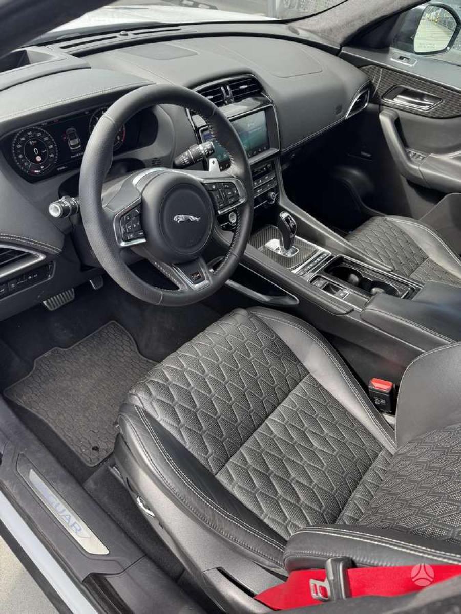 Balts Jaguar F-Pace 2019 Viļņa, ar dzinēja tilpumu 5.00 L un nobraukumu 80 tūkst. km par 41450 €, foto 11 vietnē AUTOMOTO.COM.LV