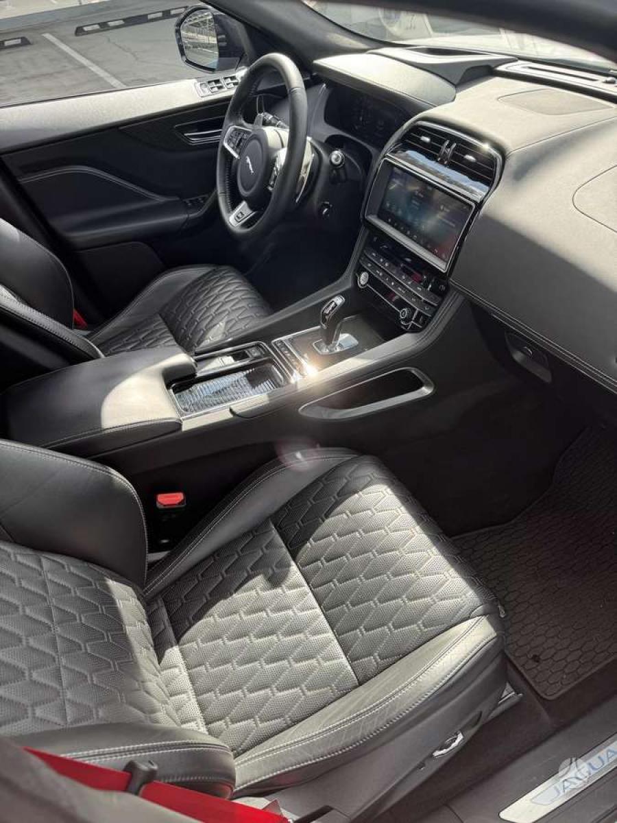 Balts Jaguar F-Pace 2019 Viļņa, ar dzinēja tilpumu 5.00 L un nobraukumu 80 tūkst. km par 41450 €, foto 17 vietnē AUTOMOTO.COM.LV