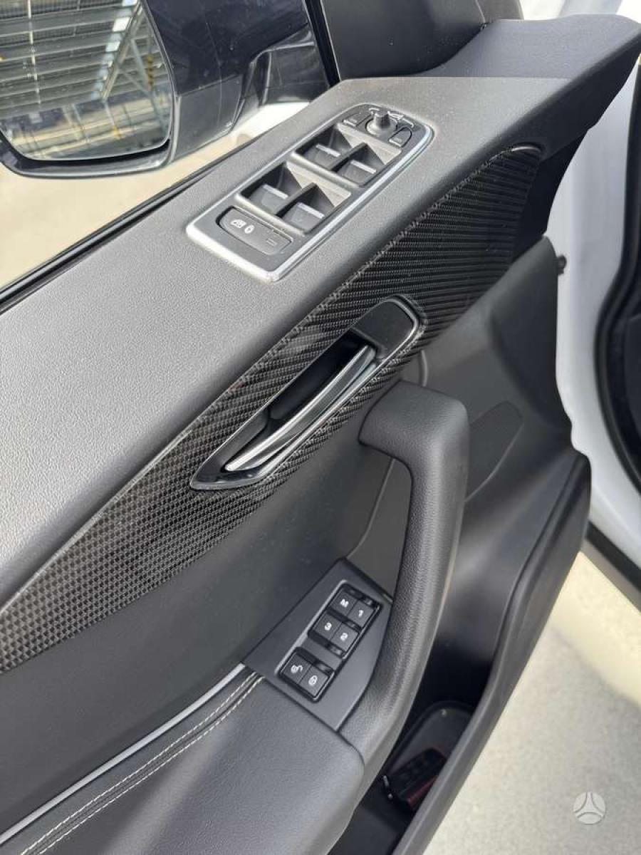 Balts Jaguar F-Pace 2019 Viļņa, ar dzinēja tilpumu 5.00 L un nobraukumu 80 tūkst. km par 41450 €, foto 19 vietnē AUTOMOTO.COM.LV