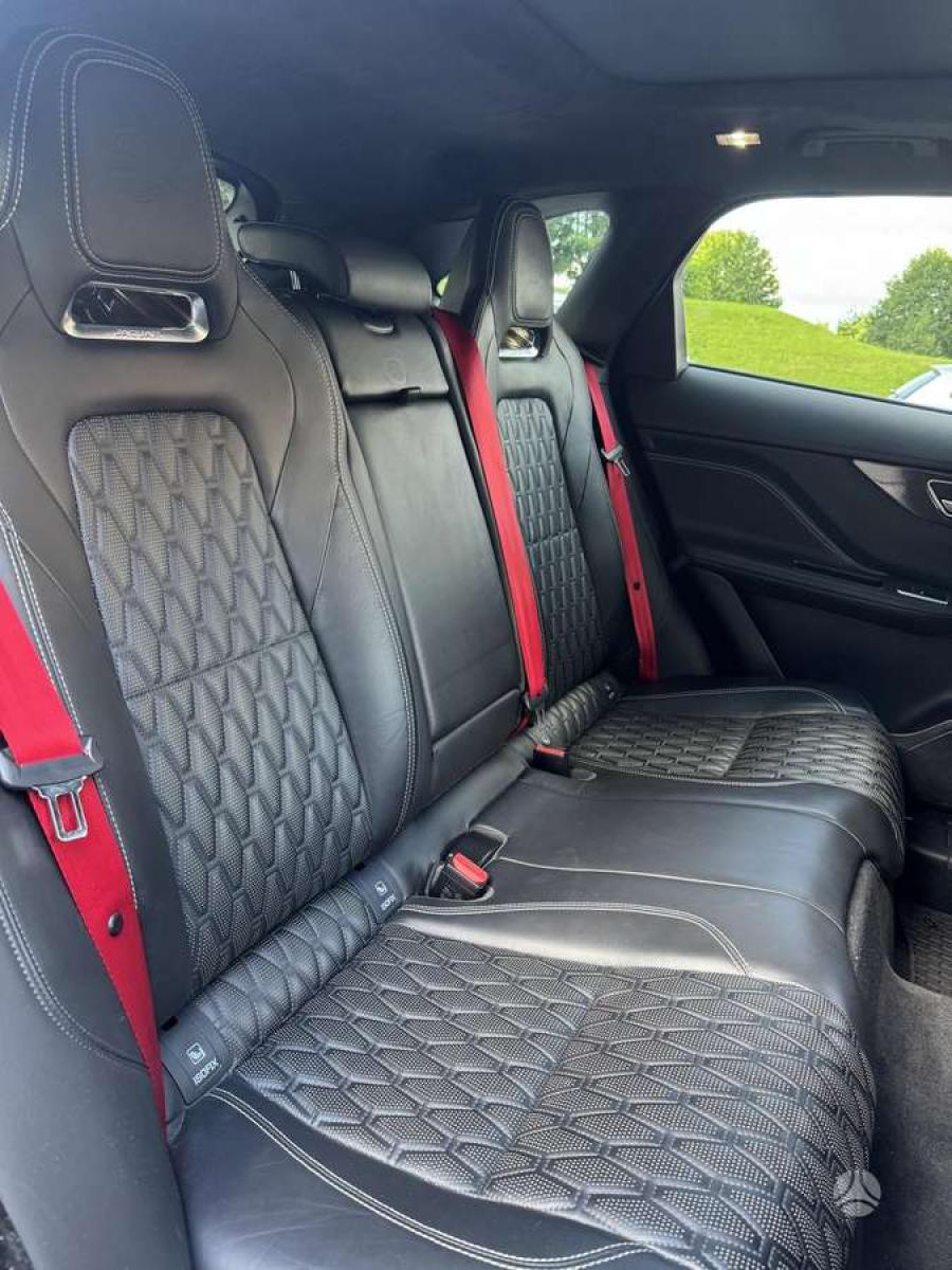 Balts Jaguar F-Pace 2019 Viļņa, ar dzinēja tilpumu 5.00 L un nobraukumu 80 tūkst. km par 41450 €, foto 21 vietnē AUTOMOTO.COM.LV