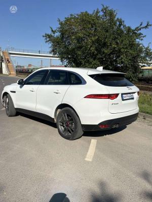 White Jaguar F-Pace 2019 in Kaunas, with an engine capacity of 2.00 L and mileage of 163 thousand km for 17800 €, photo 4 on AUTOMOTO.COM.LV